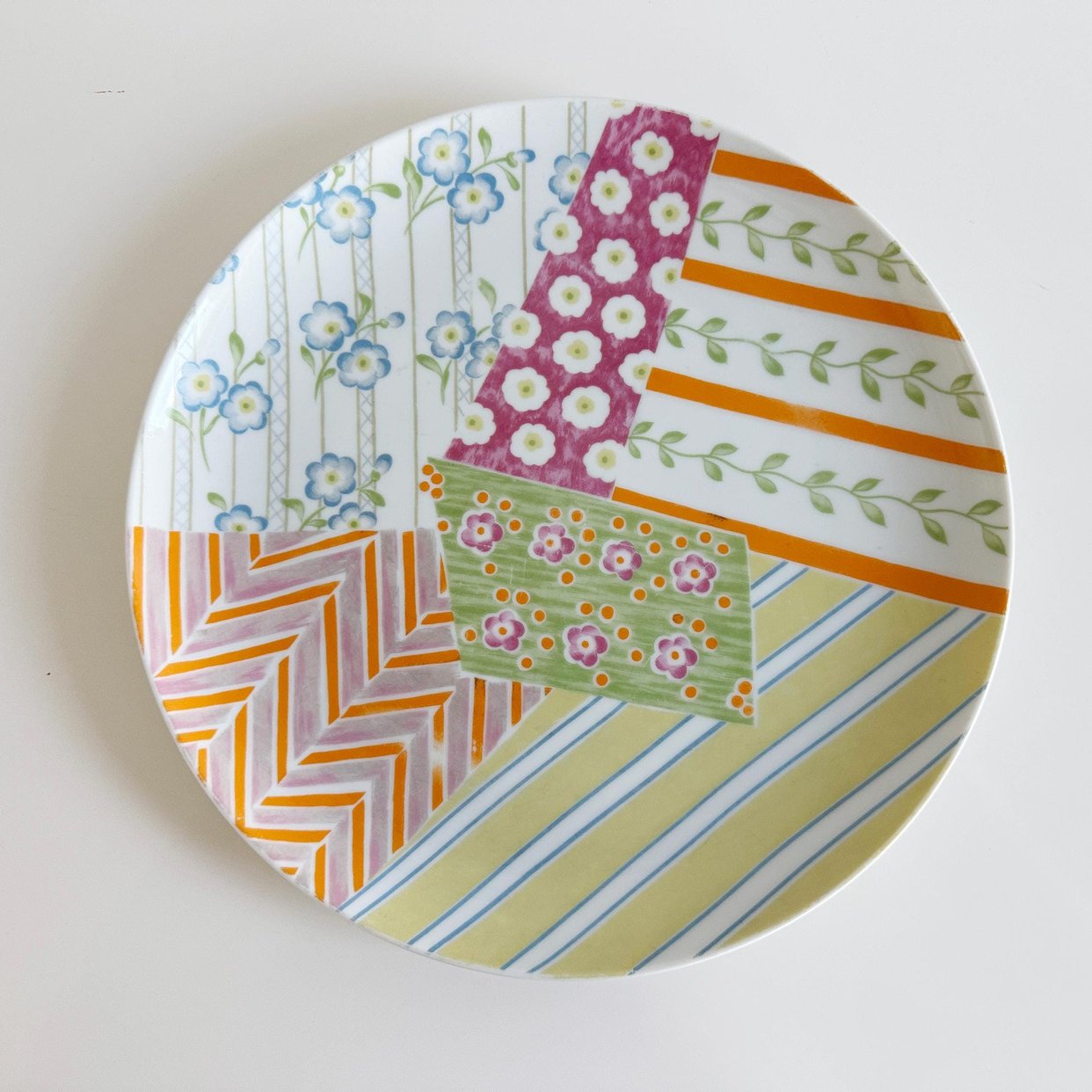 Patchwork Quilt Pattern Dinner Plate by Taste Setters | Table Scraps ...