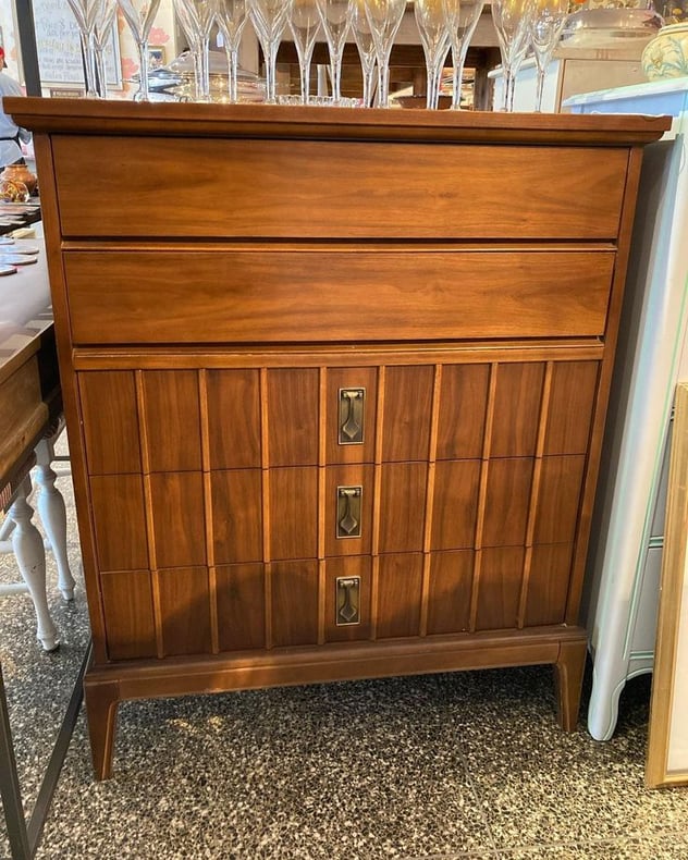 Dixie furniture mid century 5 drawer chest. 36 x 18.5 x 44 Miss Pixies Adams Morgan Washington DC