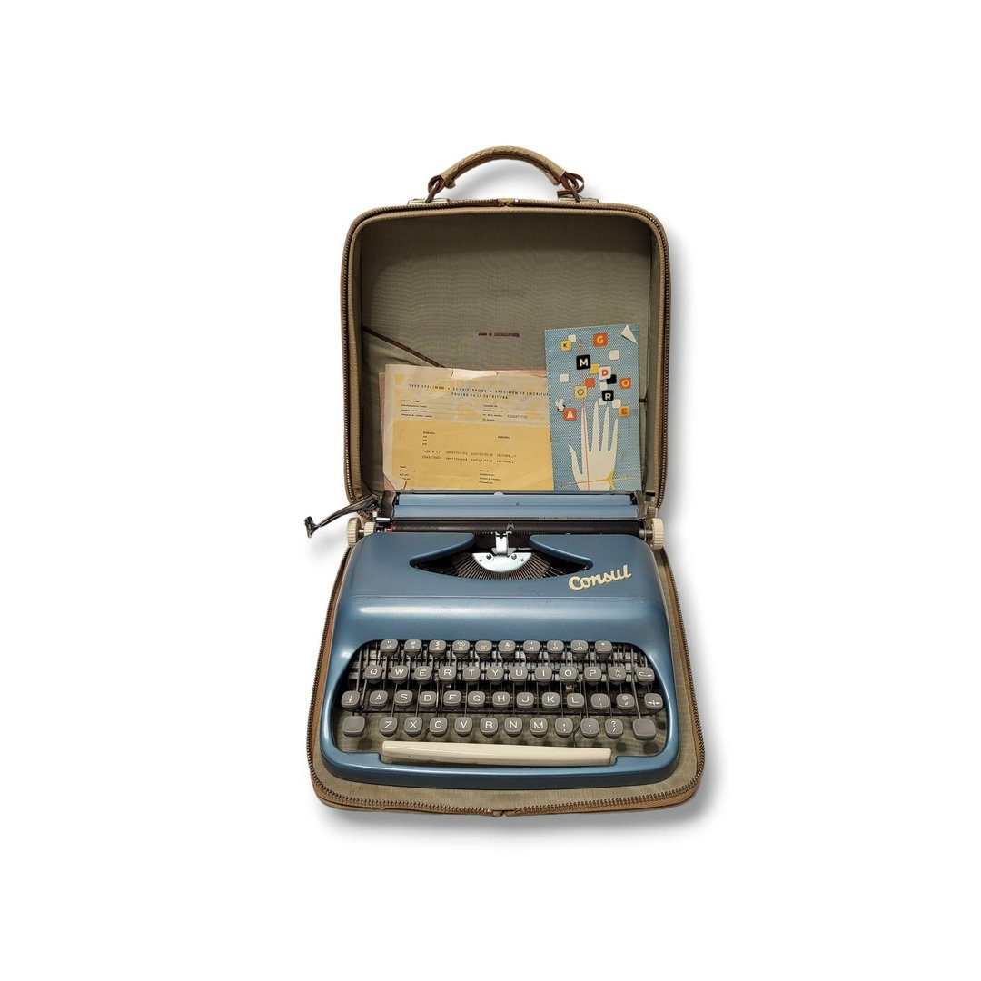 1960s Vintage Consul Typewriter, Portable, Storage Carry Case w ...