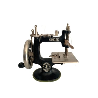 Singer Sew Handy Model 20 Circa 1930's | FunkyRelic - San Antonio, TX ...