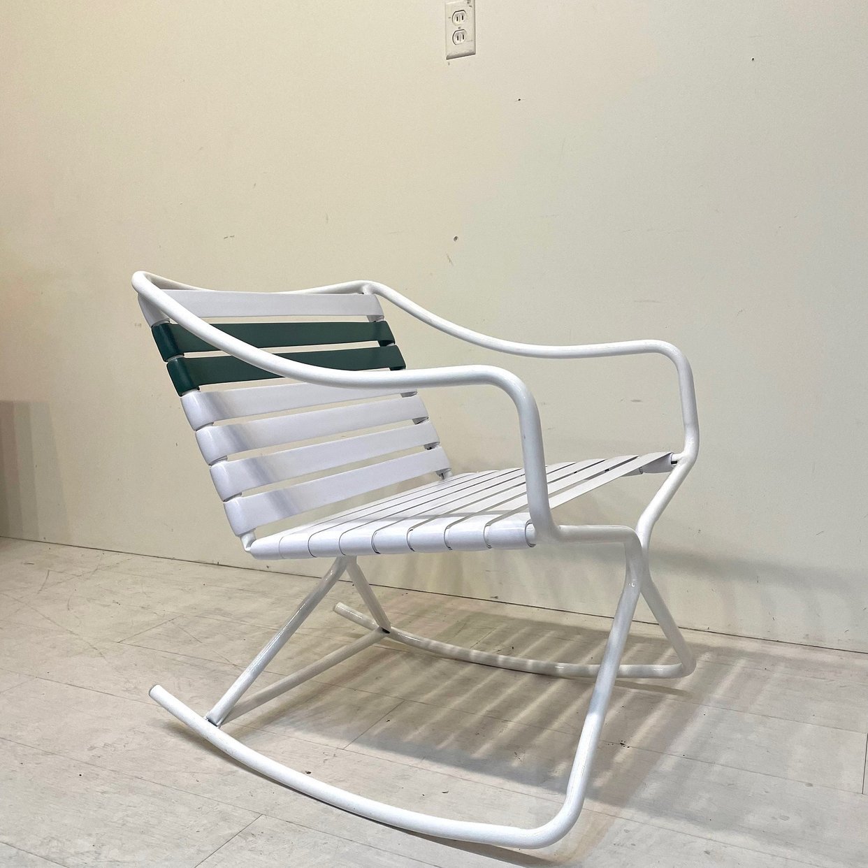Rare Brown Jordan Kailua Large Patio Lounge Rocking | Xcape - Long ...