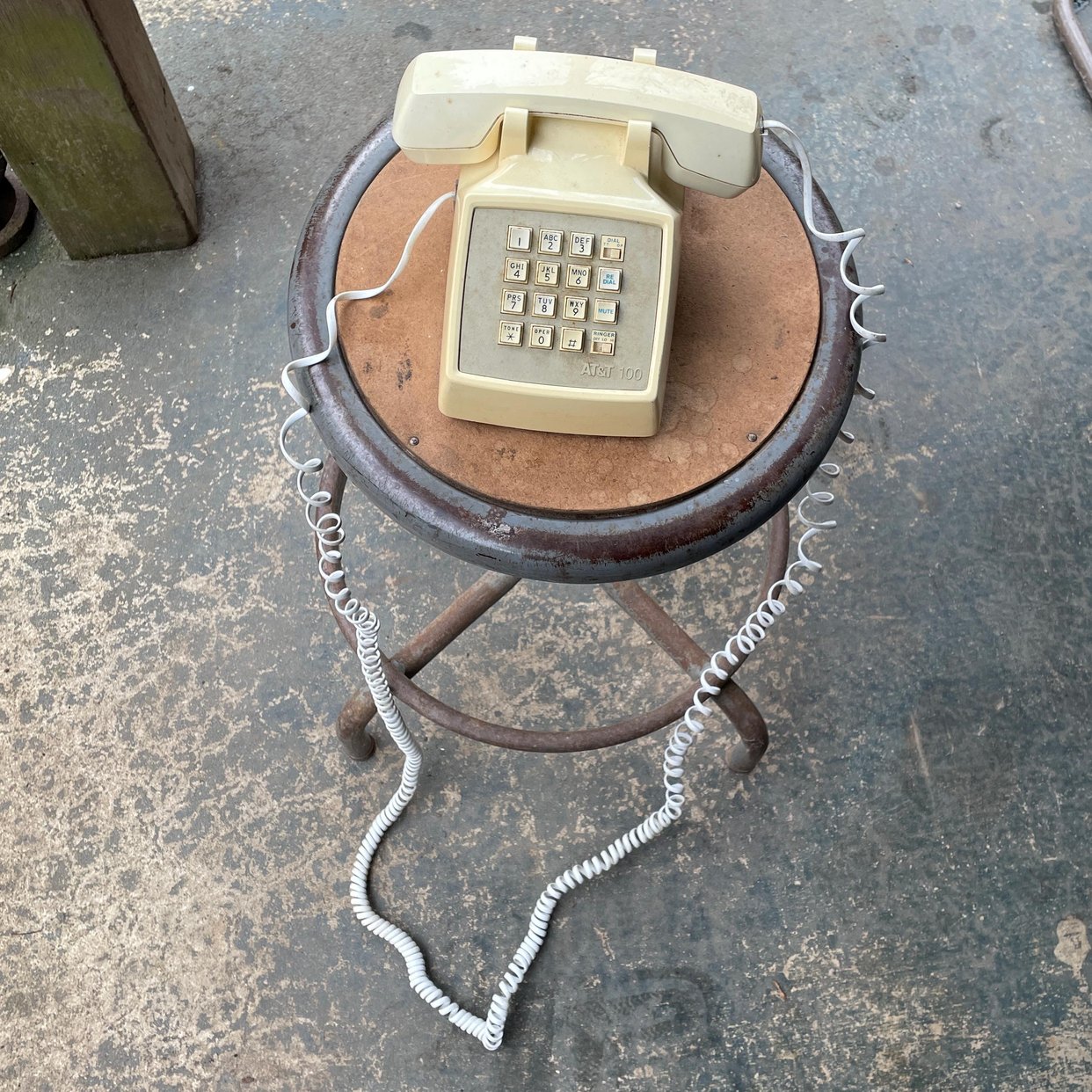 Vintage Push Button Phone Desktop Desk Table AT& | Brain Washington ...