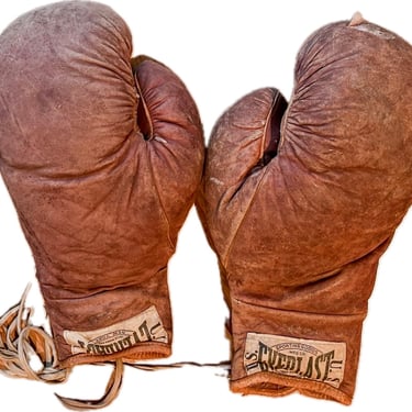 Two pairs of Vintage 14 oz. Everlast Boxing Gloves, Model No Two pairs of Vintage 14 oz. Everlast Boxing Gloves, Model No
