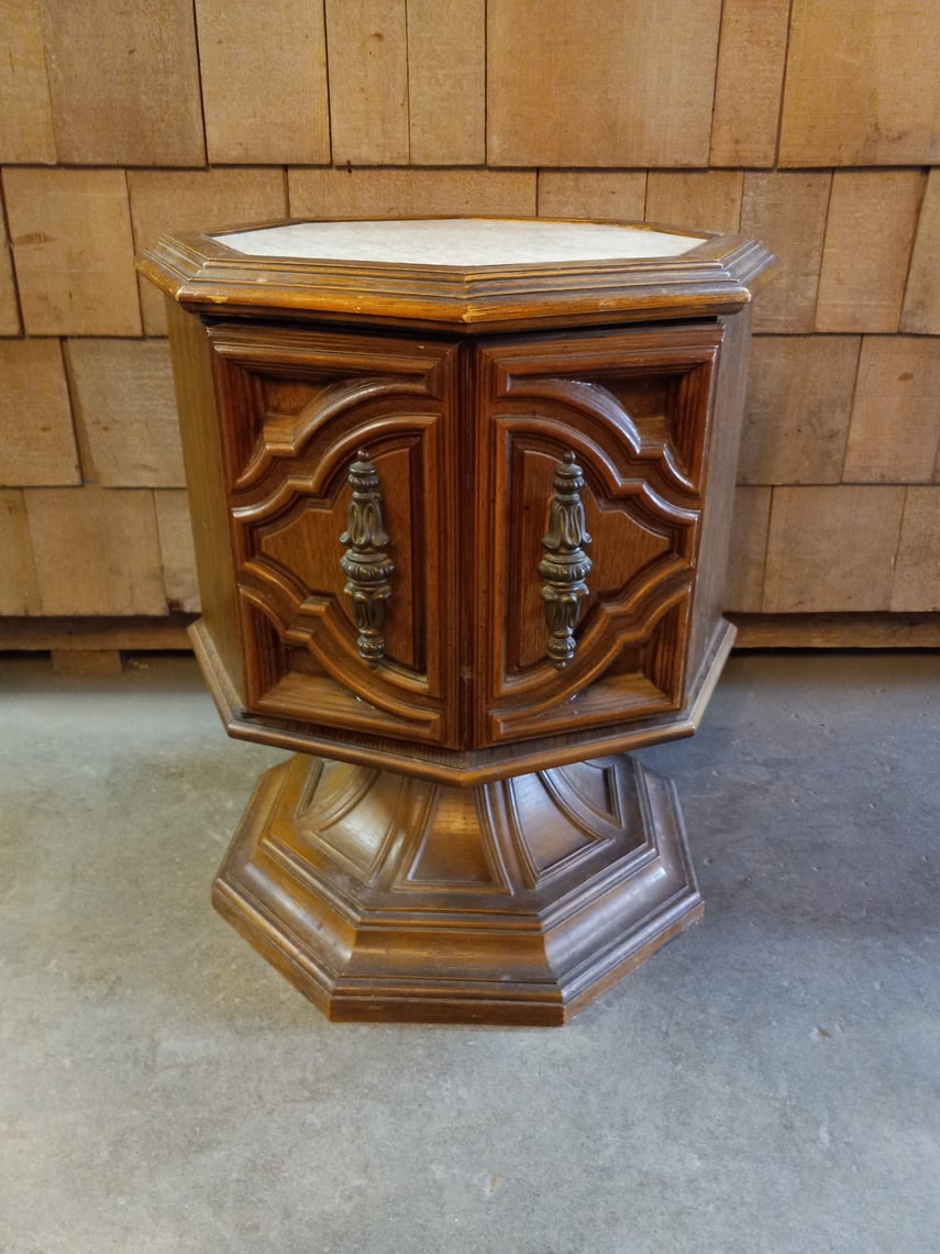 Octagonal side swivel table 18.5"x23.5" | Earthwise Architectual ...