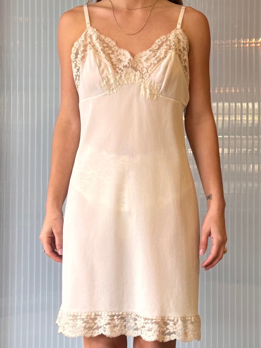 1950s Van Raalte Cream Slip | The Vintage Vortex | Savannah, GA