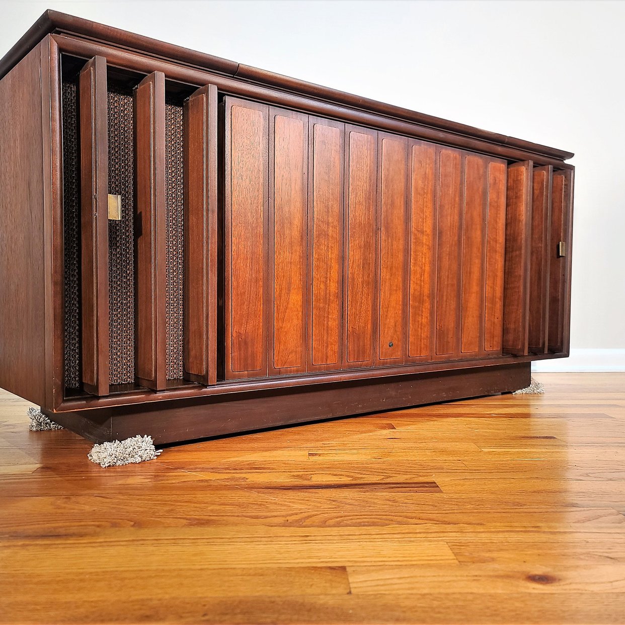 Mid Century Zenith Console Stereo, Model A941 | ProRefine Furnishings ...