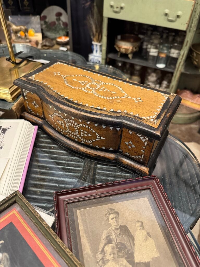 Folk Art Inlaid MOP Box hinged lid | Warehouse 55 Chicago - West Town ...