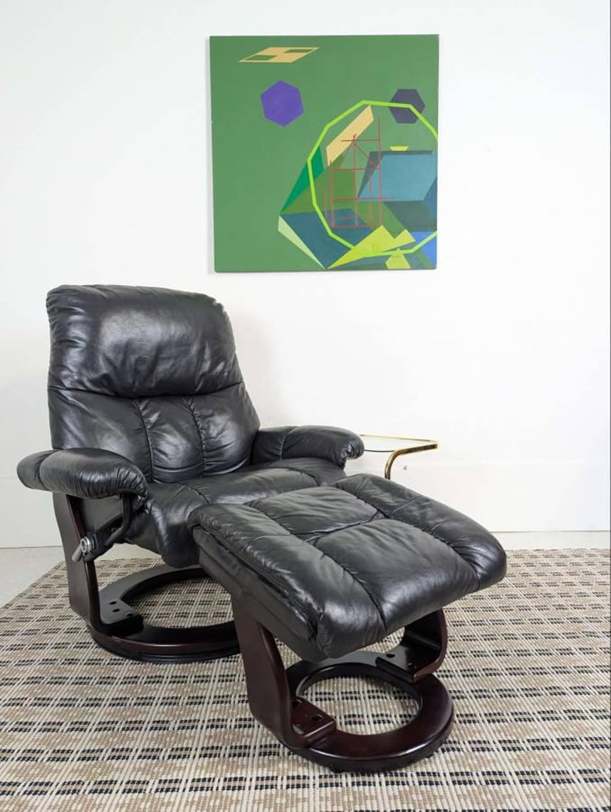 Ekornes Stressless Style Leather Recliner Large by Benchmaster | Studio ...