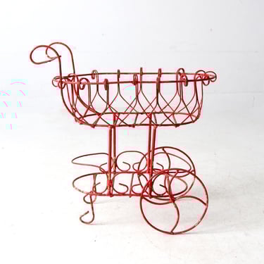 vintage outdoor wire planter | 86 Vintage Home | Galena, IL