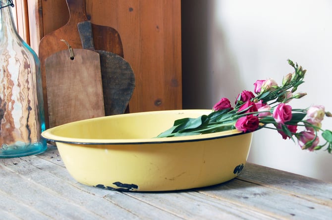 Large oval vintage enamelware basin tub / yellow enamelware wash basin ...