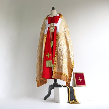 Catholic Vestment Priest Chasuble Red Humeral Veil Maniple Burse ...
