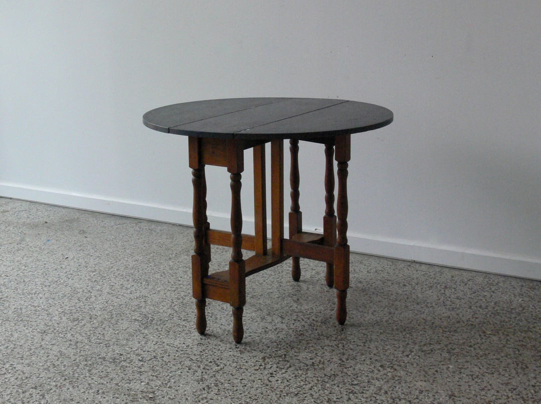 Vintage Primitive Inspired Pine Gate Leg Drop-Leaf Dining Table | CoMod ...