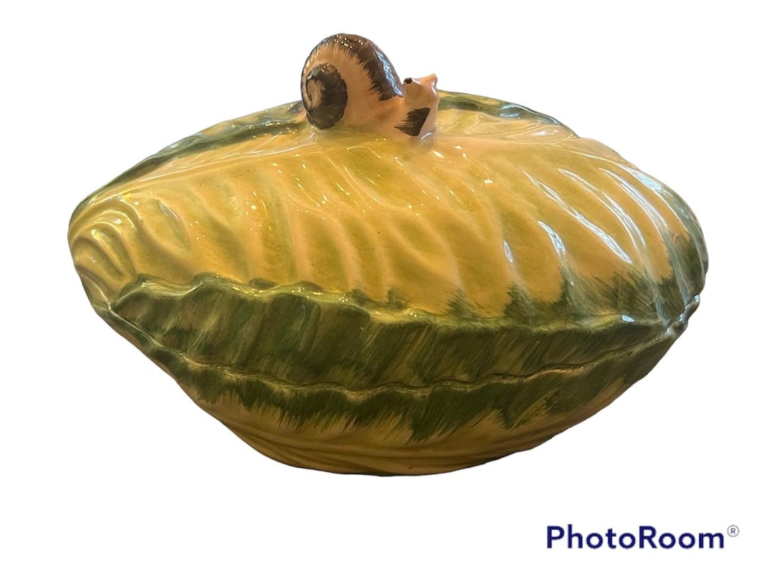 Vintage Mottahedeh porcelain lettuce tureen with snail finial ...