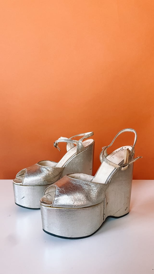 1970s Rare Metallic Platforms, sz. 7.5 | Lost Girls Vintage | Logan ...