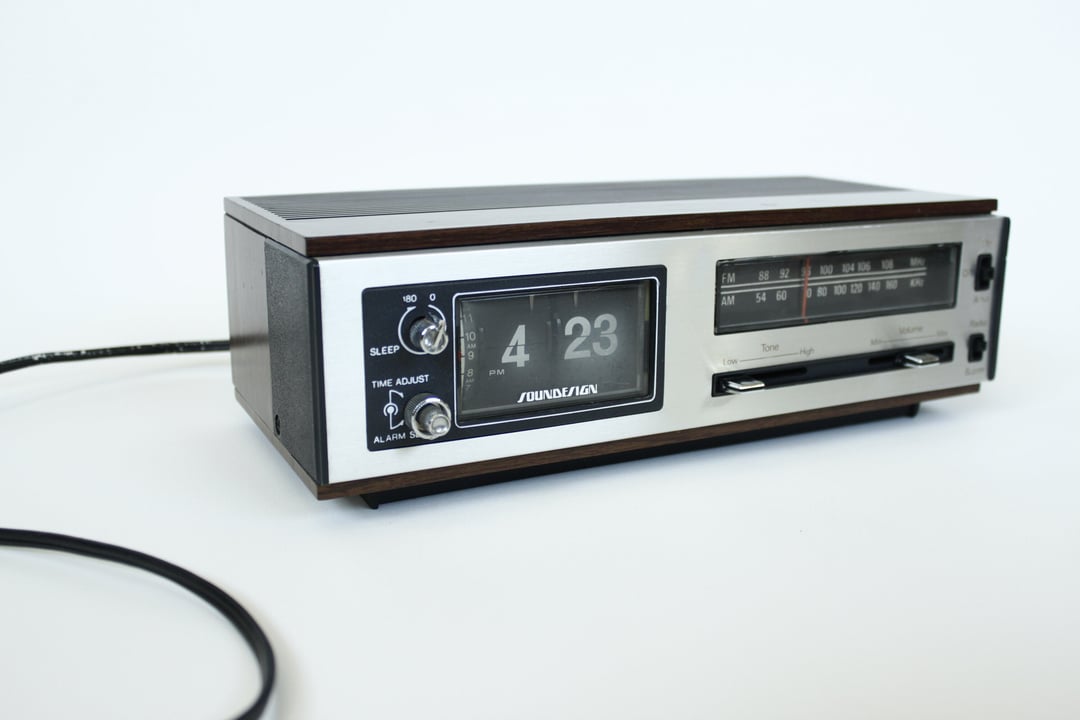 Vintage 70's Faux Wood Grain Analog Flip Clock - AM/ | Attention Span ...