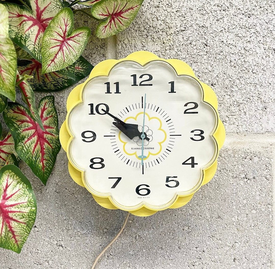 Vintage Wall Clock Retro 1970s Mid Century Modern + General Electric ...