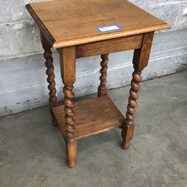 Elegant Oak Side Table (Seattle) | Second Use | Seattle and Tacoma, WA