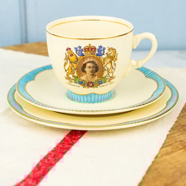 Vintage Clarice Cliff Queen Elizabeth II Coronation Trio | Posh Chicago ...
