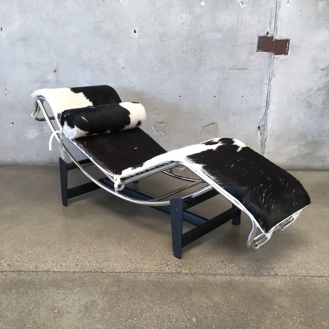 Le Corbusier Style Cowhide Chaise Lounge with Chrome Base | Urban ...