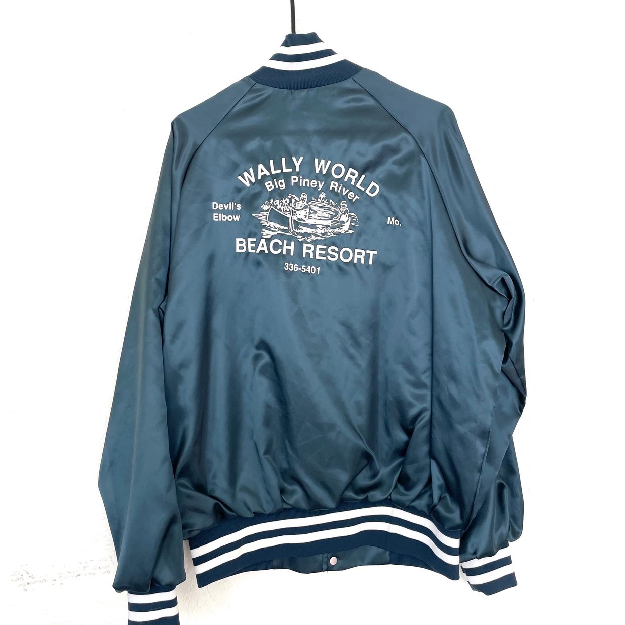Vintage 80s Blue and White Wally World Beach | Total Recall Vintage ...