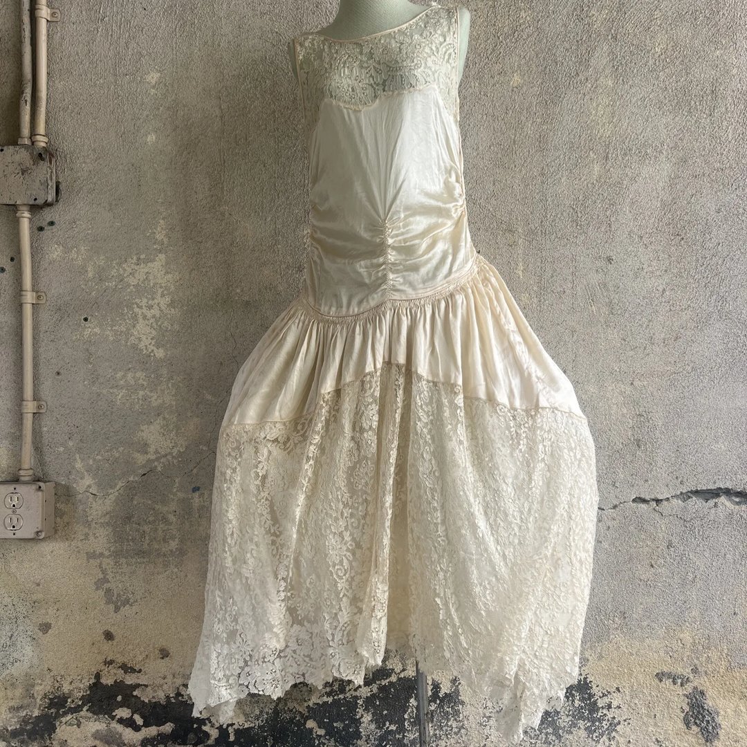Antique 1920s Robe De Style Dress White Silk Satin & Floral | Strange ...