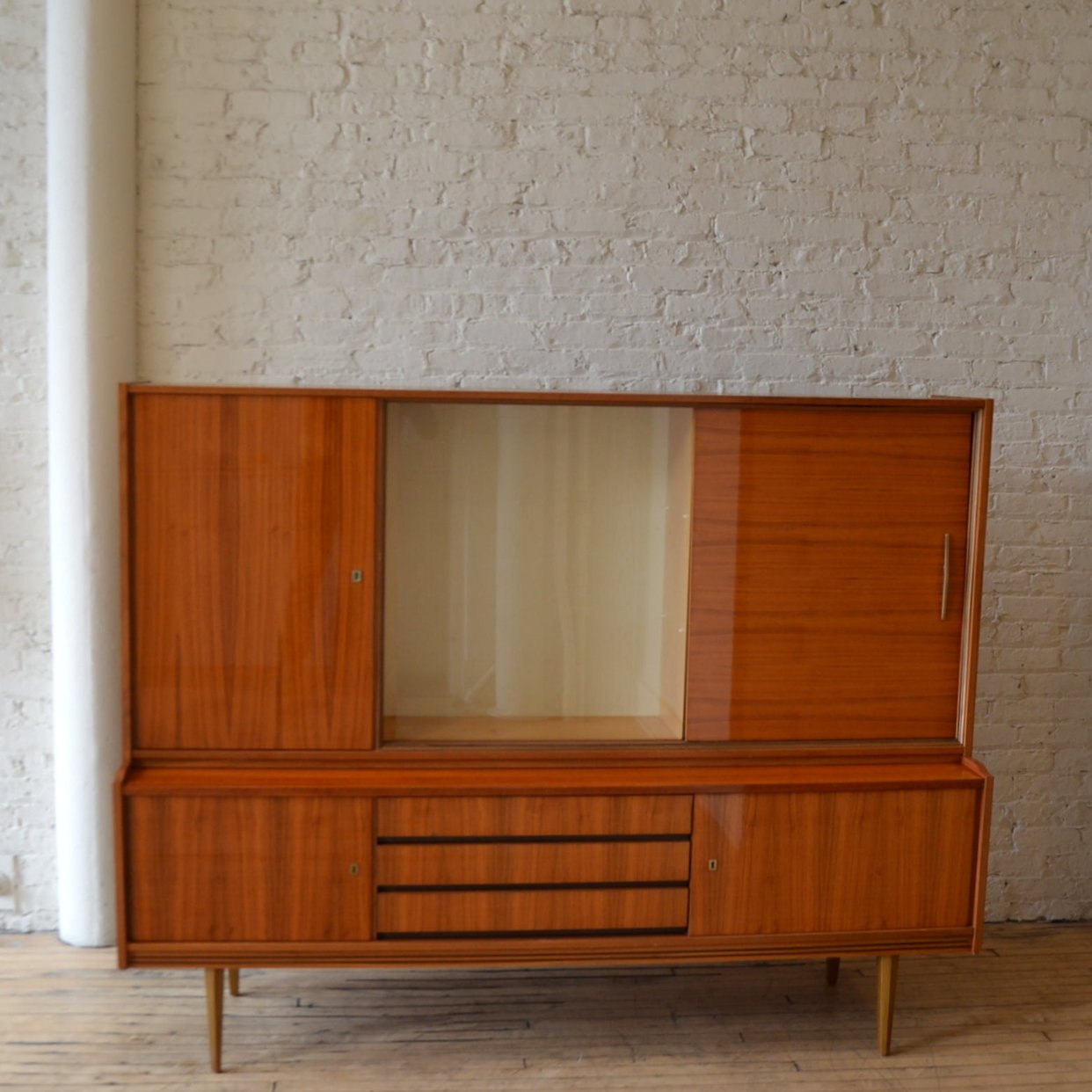 MCM Munker Modell Altena 200 Teak China Cabinet/Media/ | Reclaimed ...