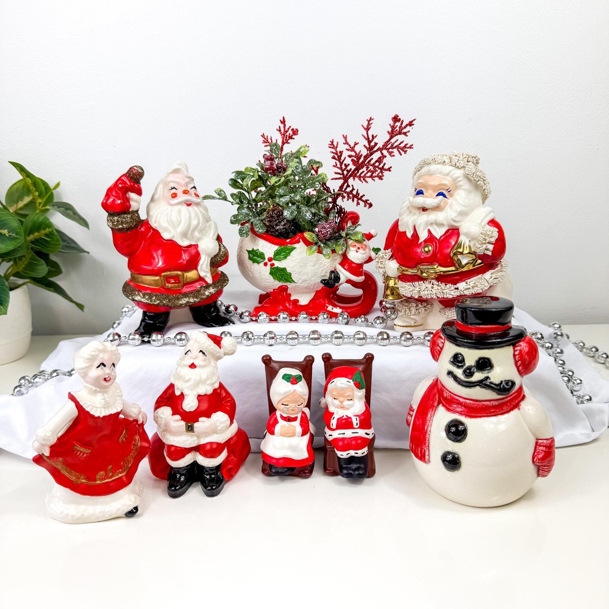 Vintage MCM Ceramic Christmas Figurines, Santa Mrs Claus | Grandma ...