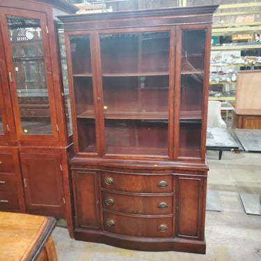 Vintage bernhardt china cabinet store