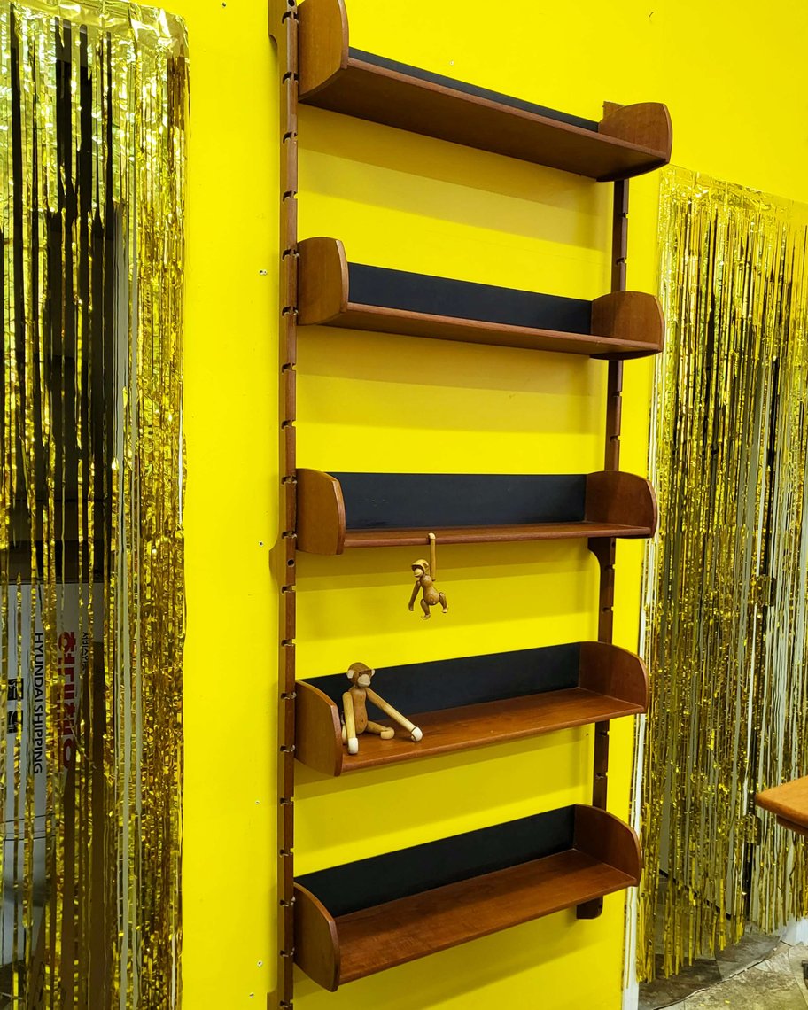 Ergo Modular wall Unit. Rare Floating Poles + 5 slim shelves | Banana ...