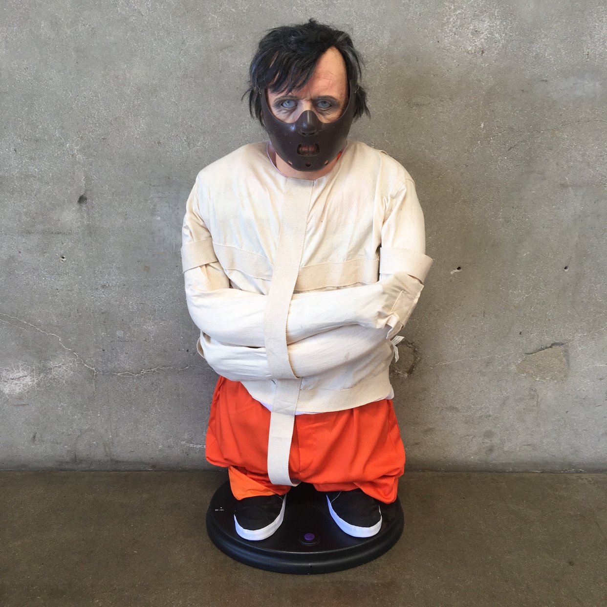 Animatronic Hannibal Lecter Prop | Urban Americana (Home Decor) - Long ...