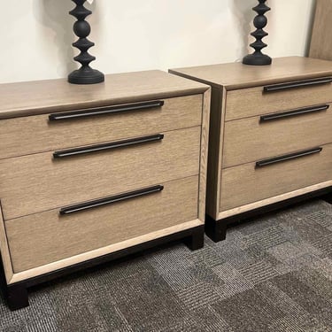 Pair of Lexington 'Rutledge' Nightstands | Furniture Consignment ...