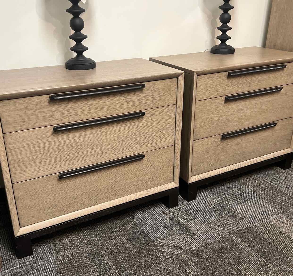 Pair of Lexington 'Rutledge' Nightstands | Furniture Consignment ...