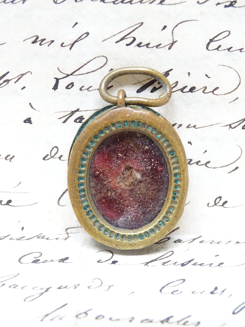 Antique 1800's Relic in Brass Reliquary with Wax Seal and | Explormag ...