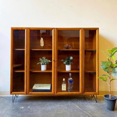 Mid Century Modern Display Cabinet | Modage Furniture | Sayreville, NJ