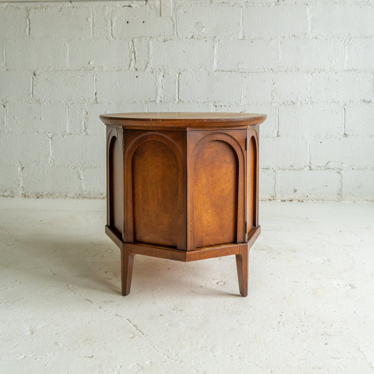 Thomasville Arched Side Table | Woodward Throwbacks - Hamtramck, MI | ATTIC