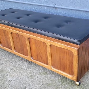 Lane bench seat cedar chest store