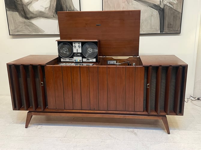 Zenith Stereo Console Model YT960 - Vintage Walnut Record Player ...