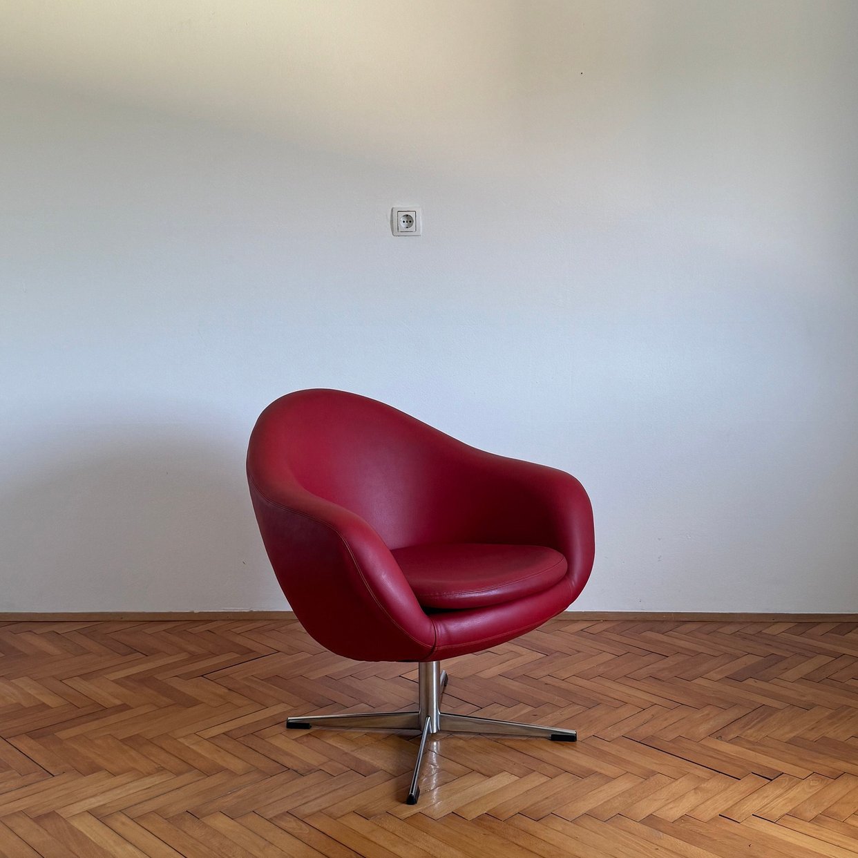 Vintage Red Egg Chair / Mid Century Modern Swivel | Retro Ex Yu ...