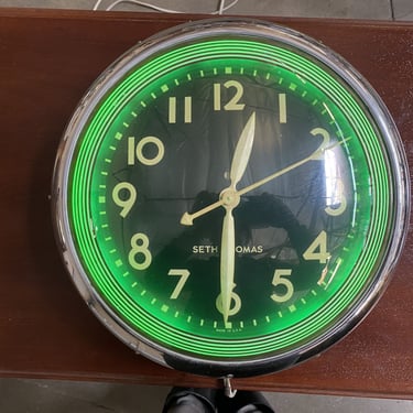 Chrome Art Deco "Chrono Lite-12" Commercial Neon Wall Clock by | Harvey ...