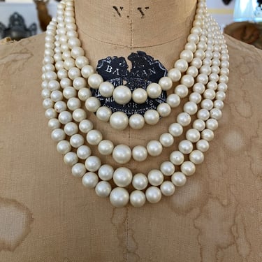 1950s necklace store