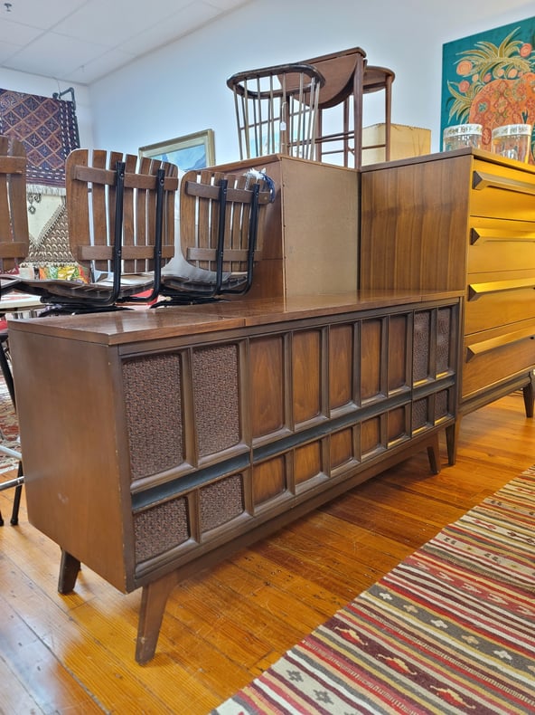 Mid-mod Zenith Stereo Console | Vintage MC | Frederick, MD