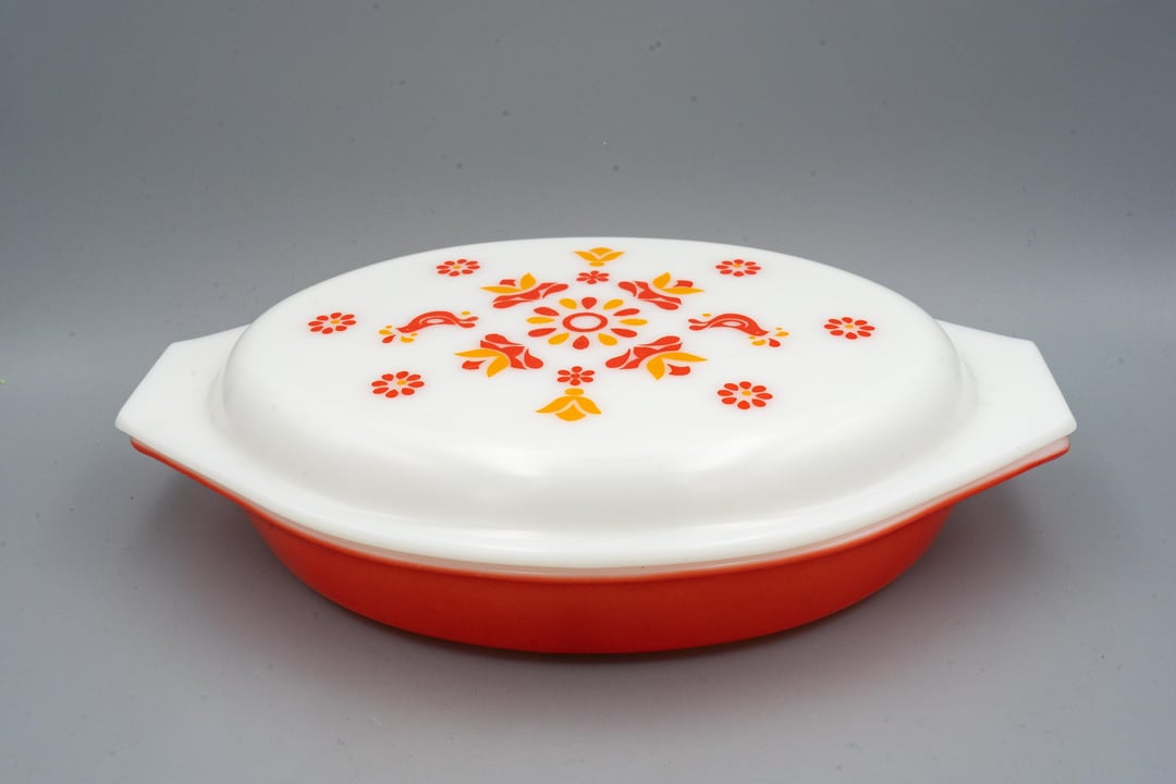Pyrex Friendship Oval Divided Serving Dish with Opal Lid | Vintage ...