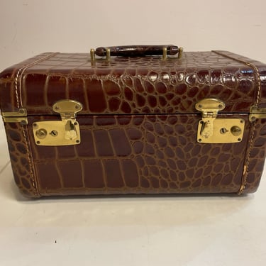 Red Crocodile Patterned Hand Case | Turn the Tables | Northbrook, IL