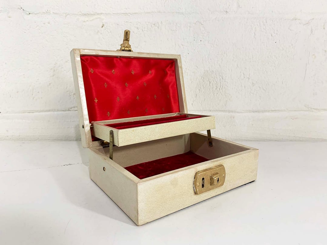Vintage White Mele Jewelry Box Red Velvet Lining Gold Ornate | Check ...