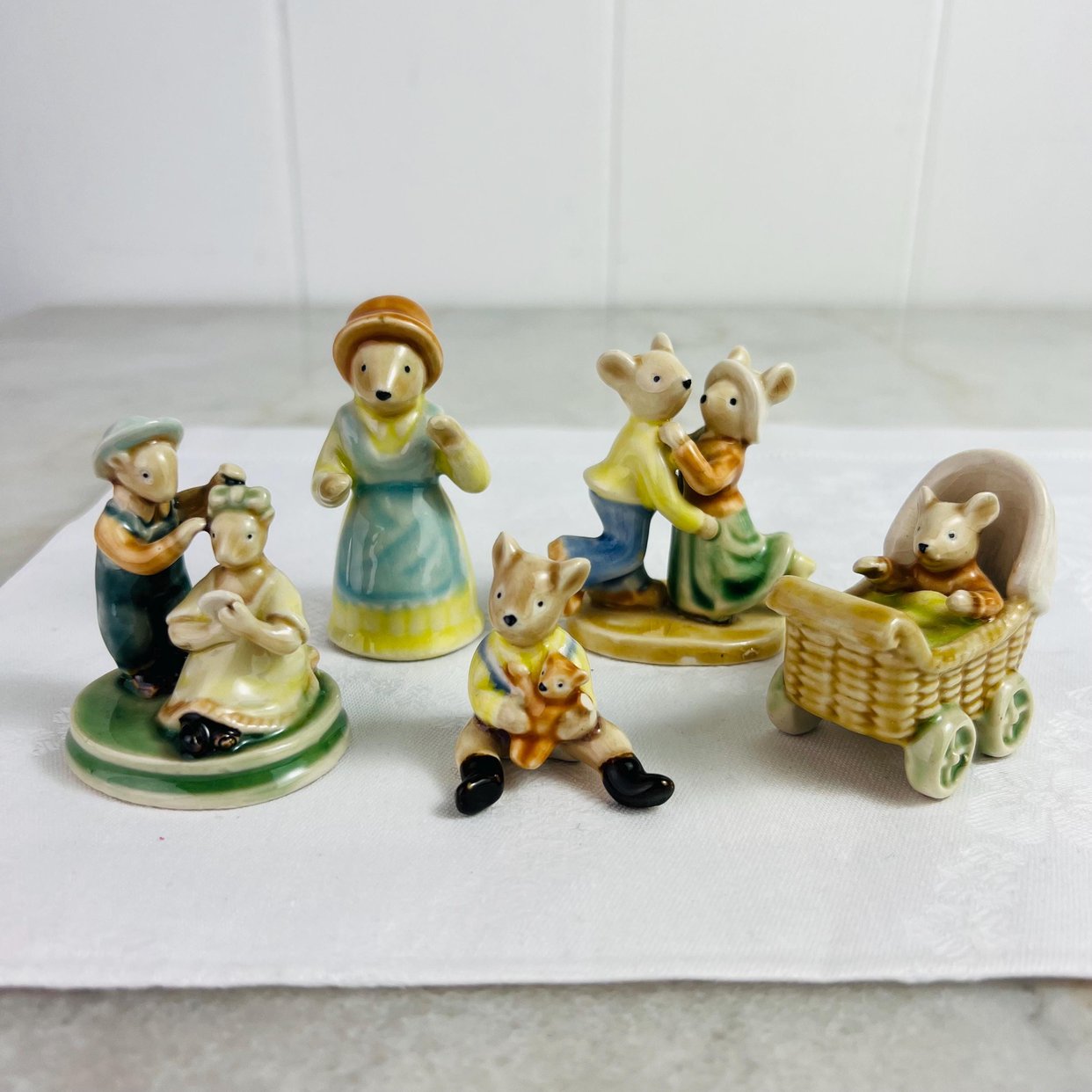 Vintage Miniature Mice Figurine Set of 5, 1950s Enesco | Winnie Horsley ...