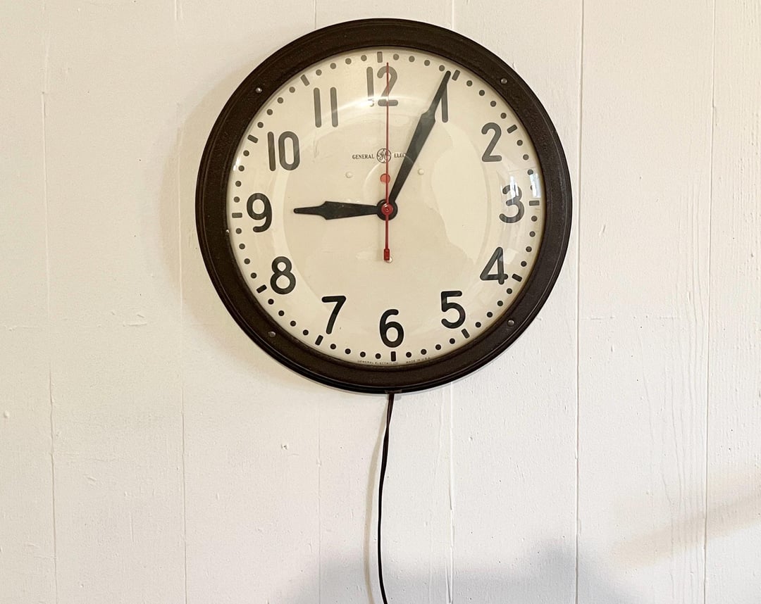 1947 GE Telechron 14.5" Commercial Clock Wall Model 1H1412 | Deco2Go ...