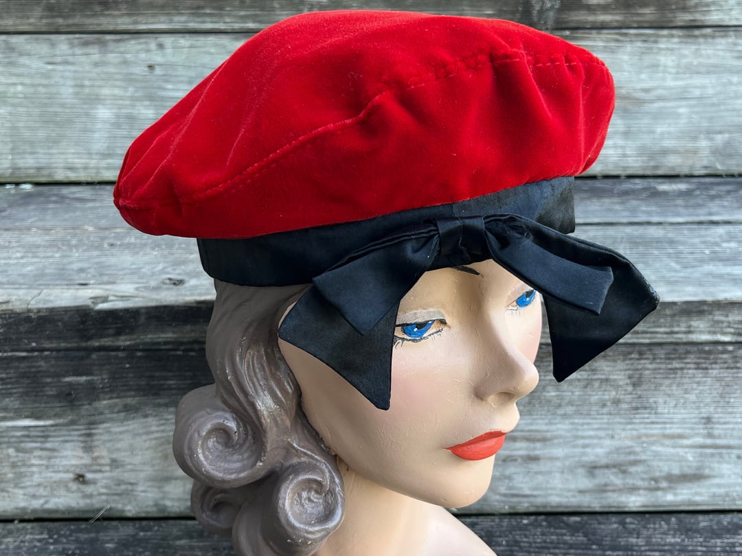 1960s red velvet beret vintage black ribbon detailed tam hat | Cricket ...