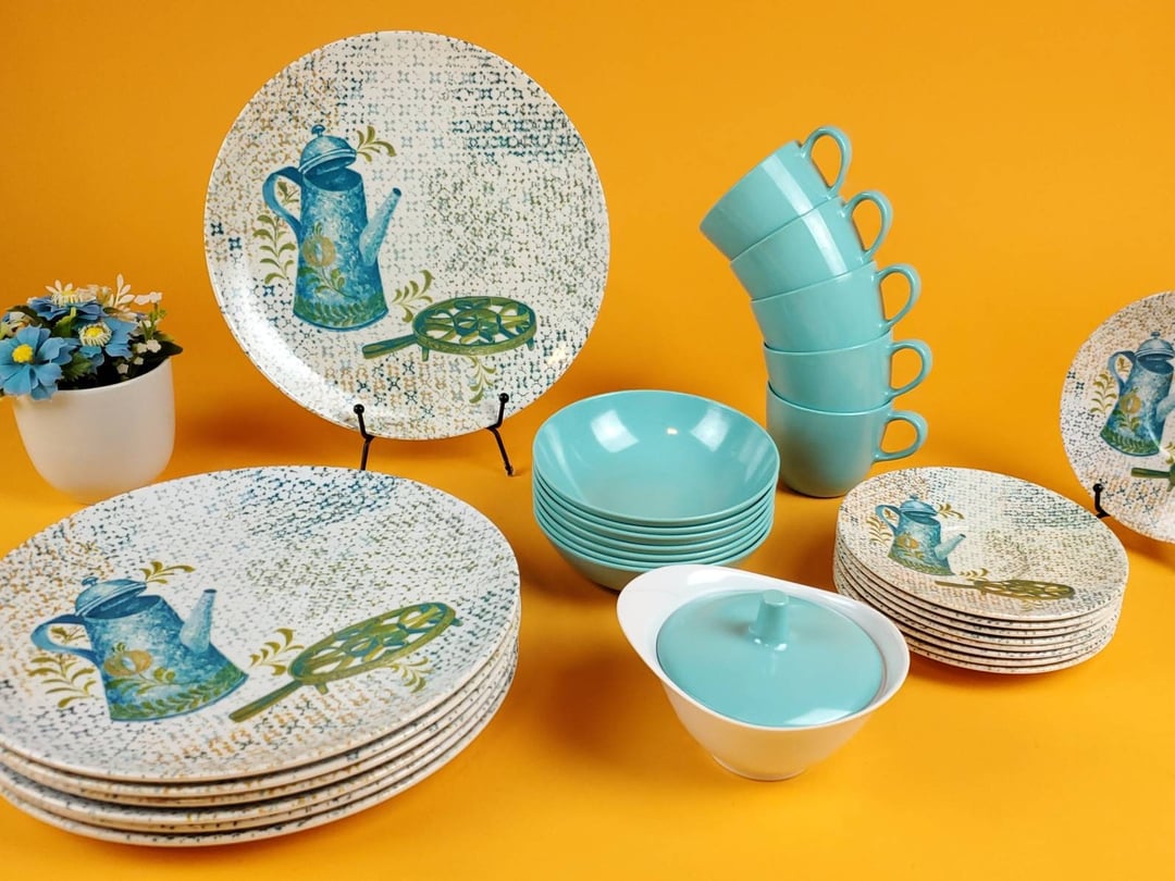 Vintage 60s melamine dinnerware. MCM home decor dishes incomplete set ...