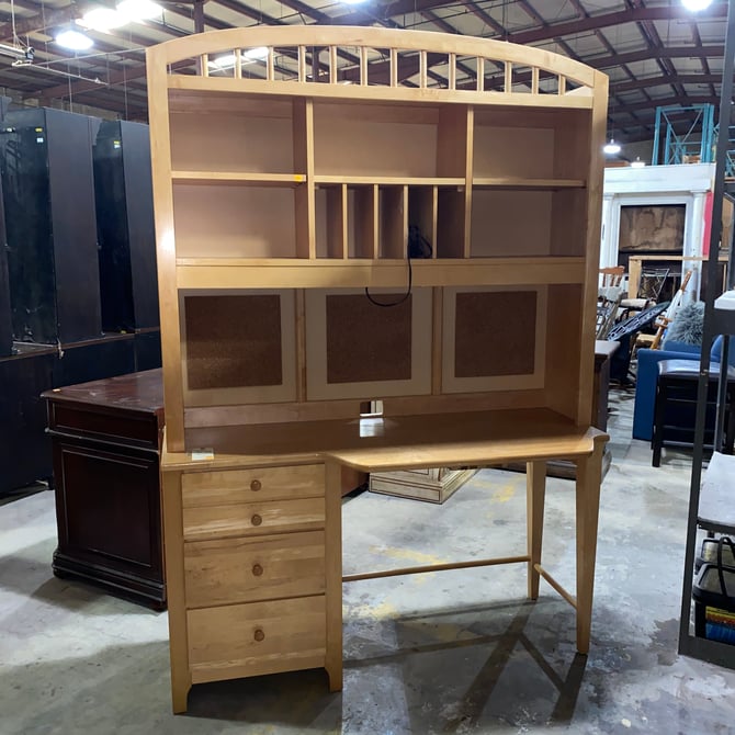 Stanley Furniture Student Desk with Hutch | Community Forklift ...