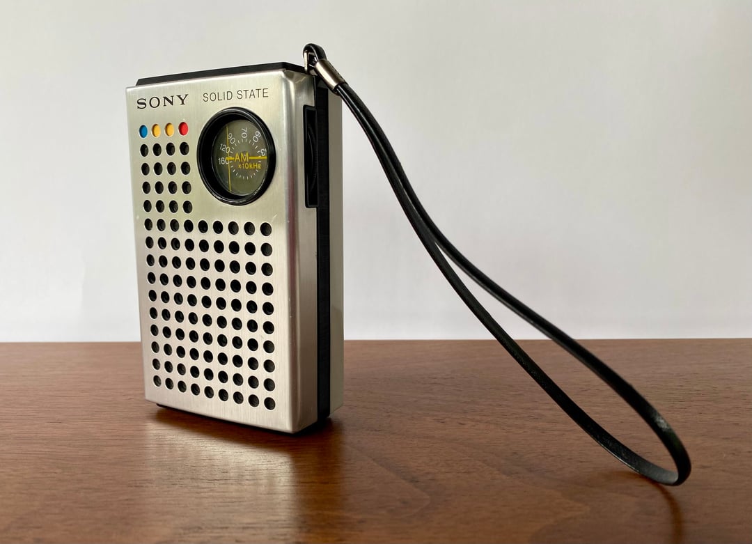 Vintage Sony Solid State AM Transistor Radio | Mid-Century Modern Finds ...
